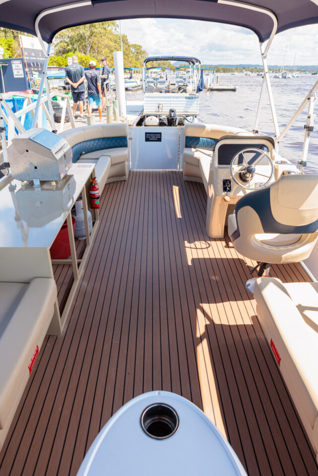 12 Person Platinum Noosa River Cruise Pontoon with BBQ - Noosa Boat Hire